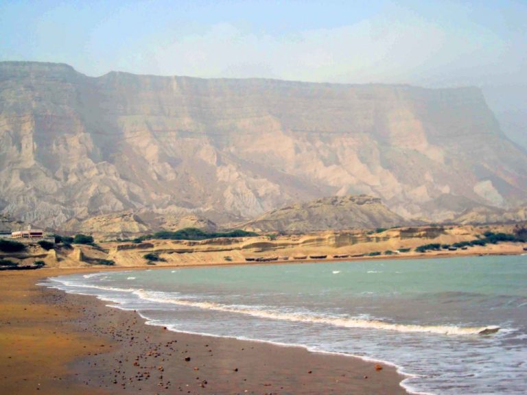 The Top Beaches in Pakistan - A Picture Story - Traveller Trek